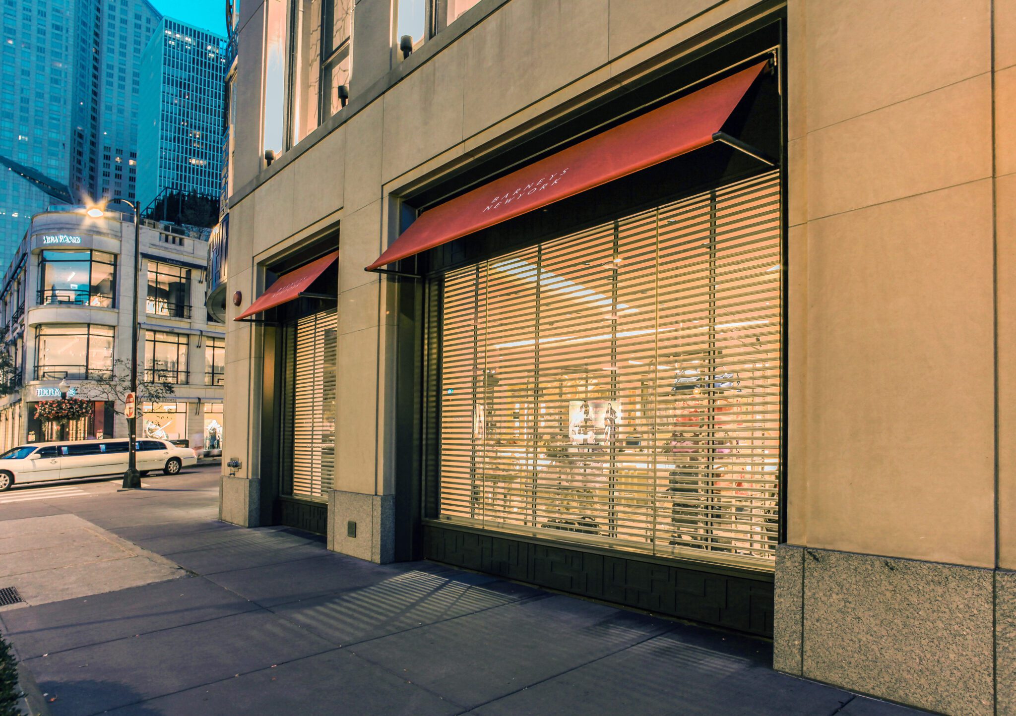 Storefront Security Solutions | QMi Security Innovations