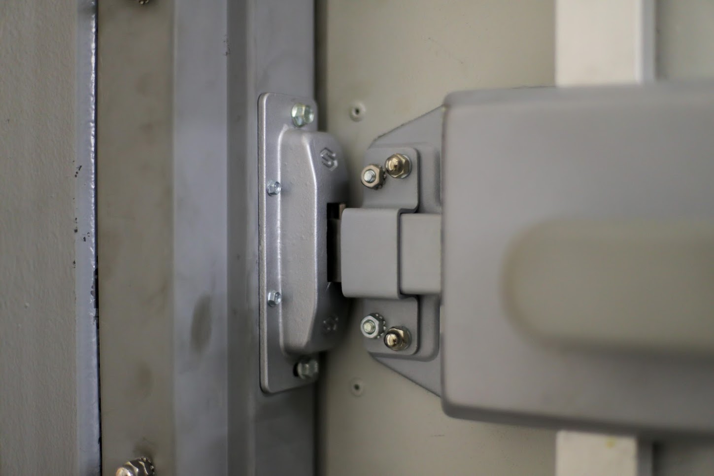 HD1 High-Security Exit Door | QMi Security Innovations