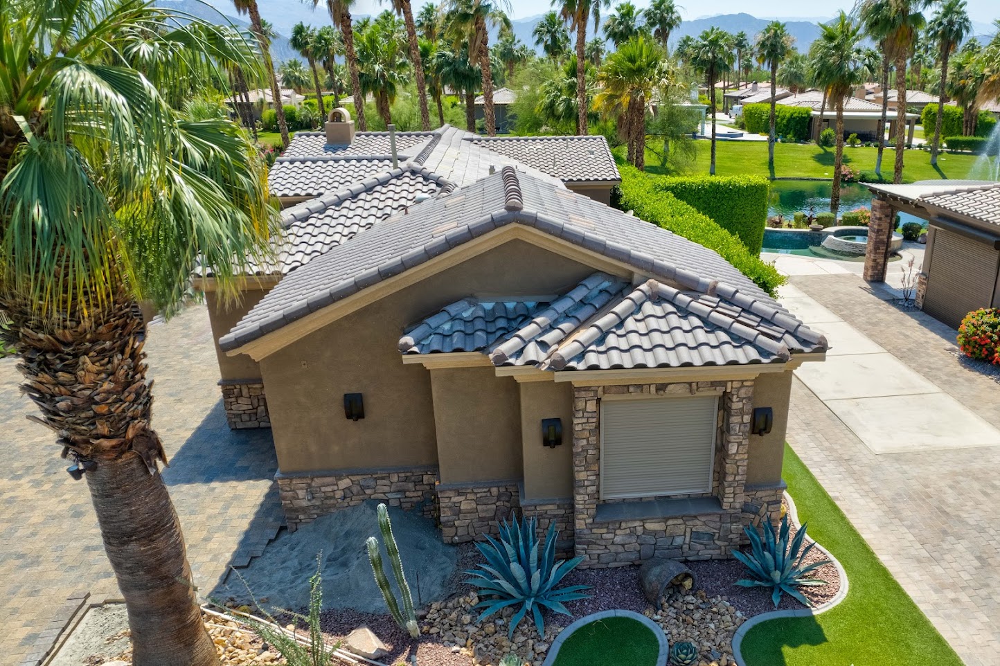 2025: The Year of Roll Down Hurricane Shutters | QMi Security Innovations